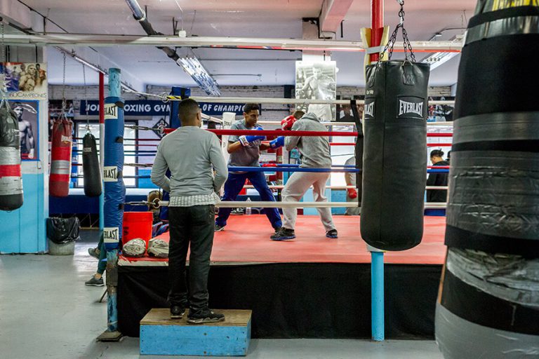 New York Versus: Boxing on the Brink - BKMAG