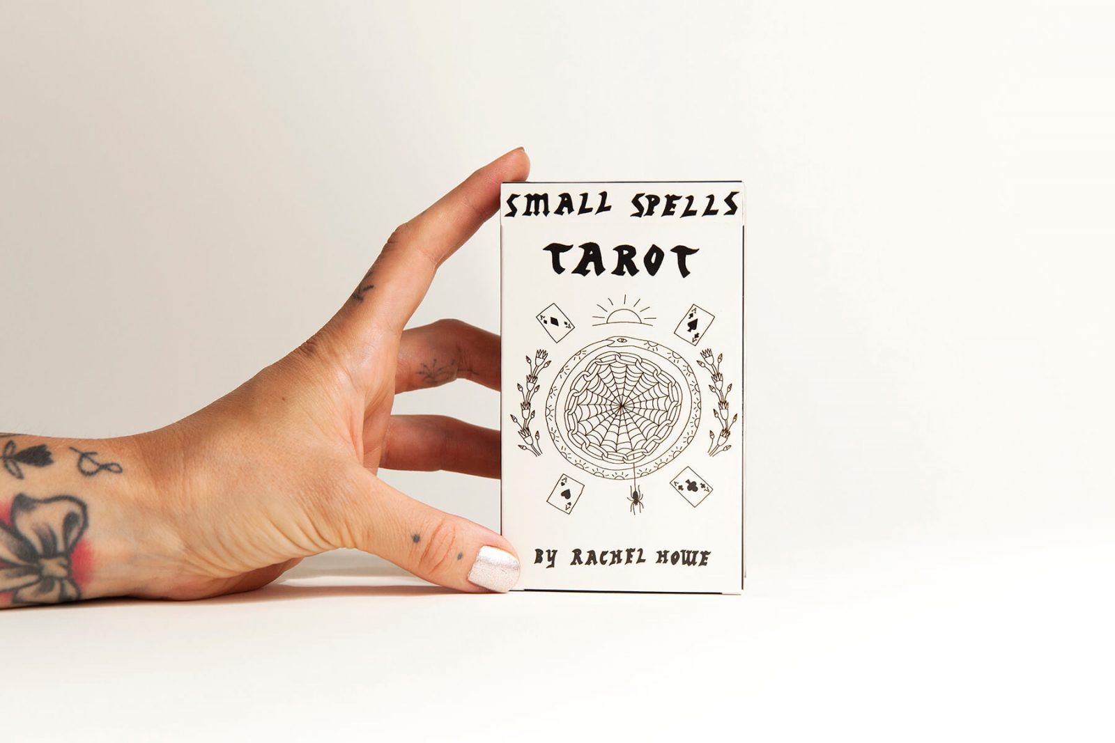 Small Spells: Why Tarot Readings Are More Effective than Therapy - BKMAG