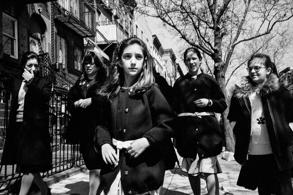 An 'outsider' photographs Brooklyn's Hasidic community - BKMAG