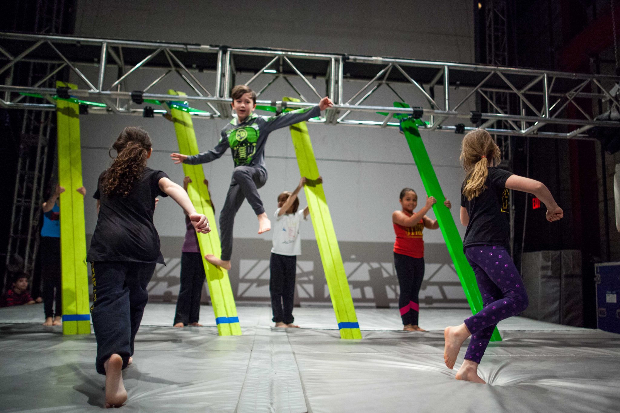 Elizabeth Streb's dance with danger returns to the stage - BKMAG