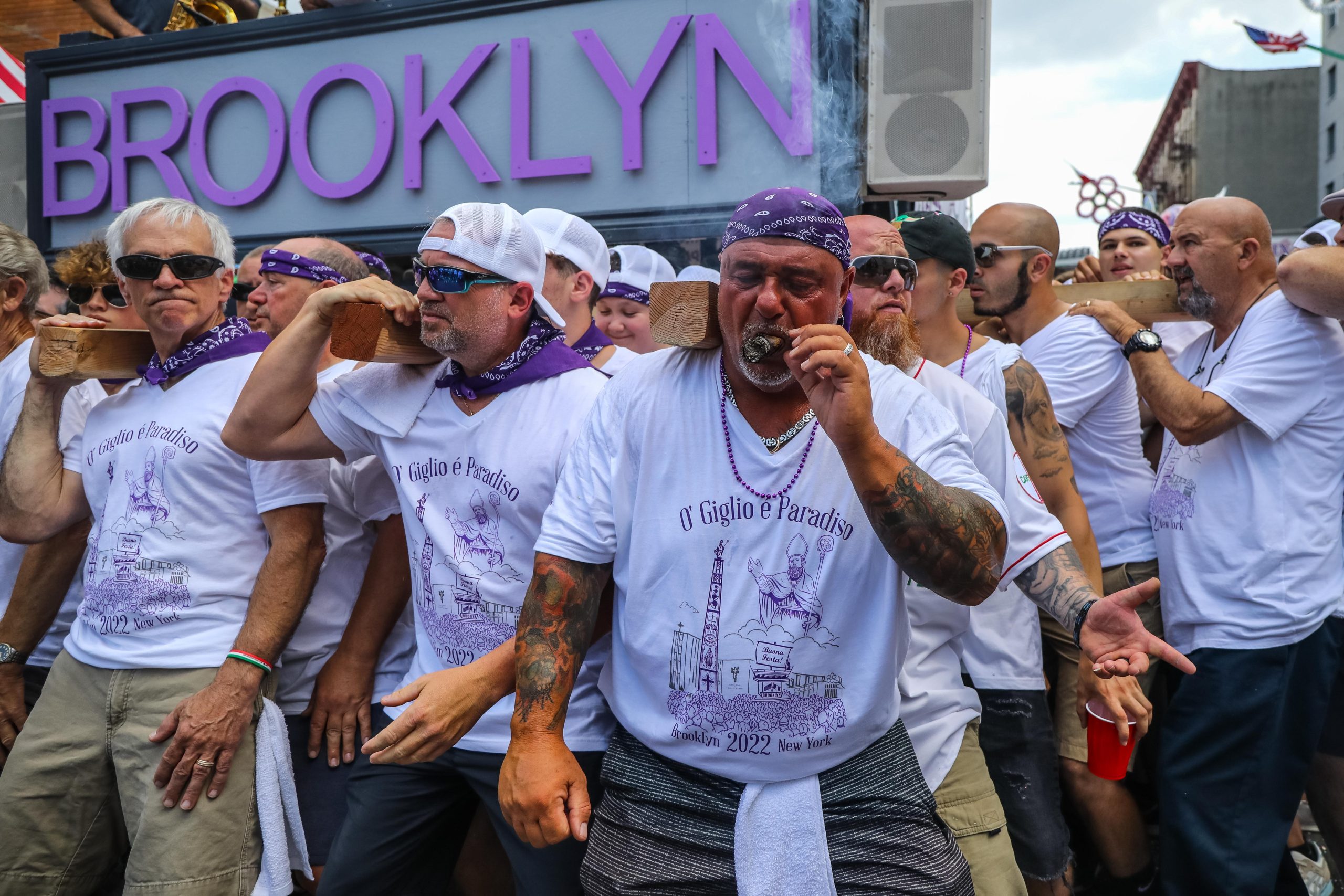 Scenes from Williamsburg's chaotic, joyous Giglio lift - BKMAG