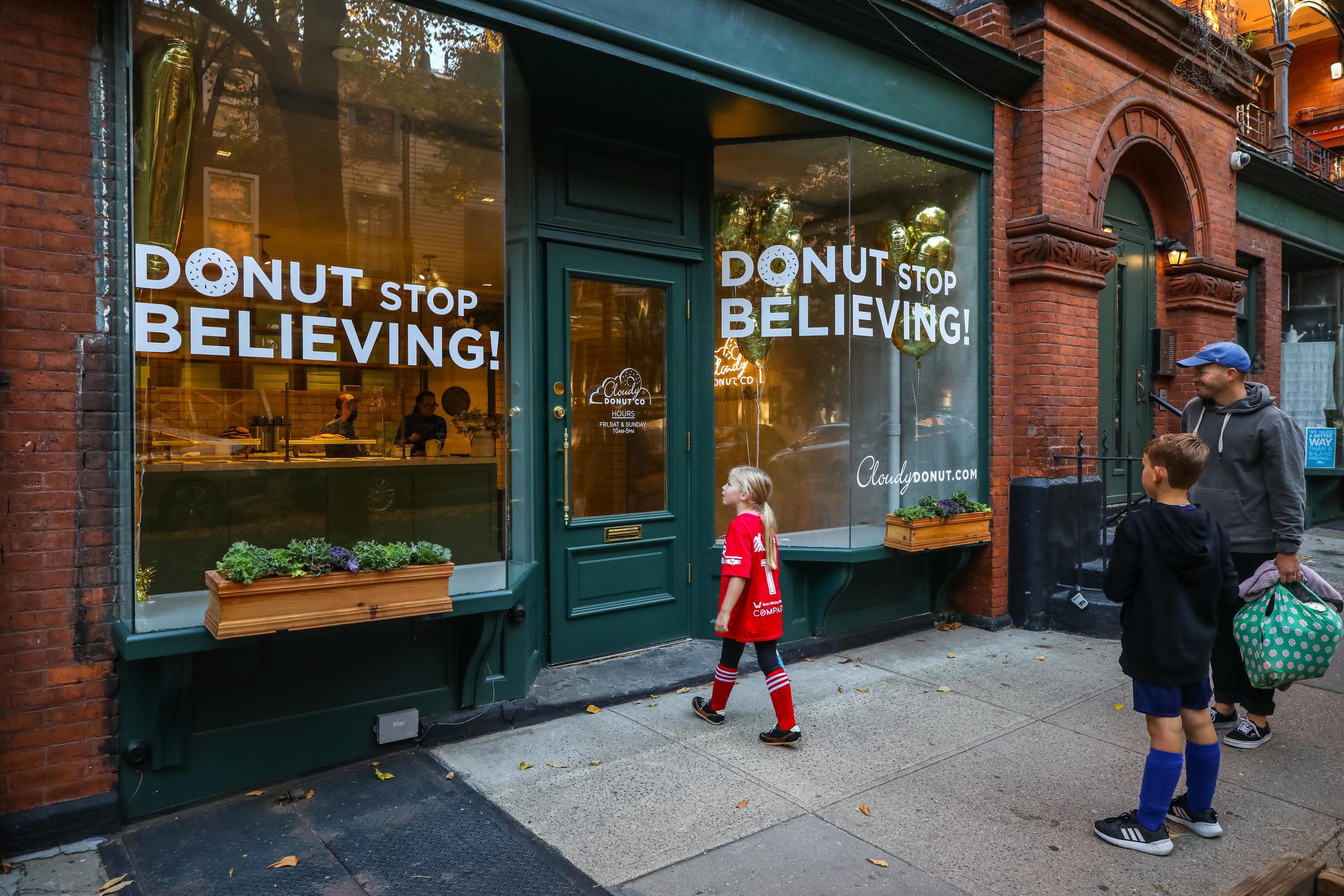 Baltimore (and TikTok) pastry sensation Cloudy Donut opens in Brooklyn ...