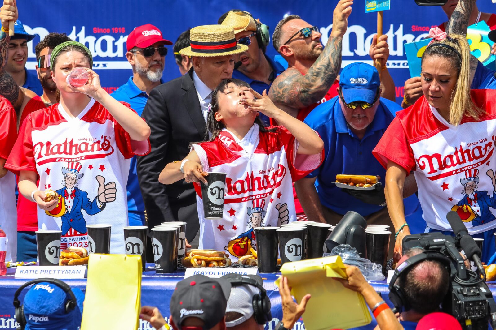 Scenes from a wet and wild Nathan's Famous Hot Dog Eating Contest - BKMAG