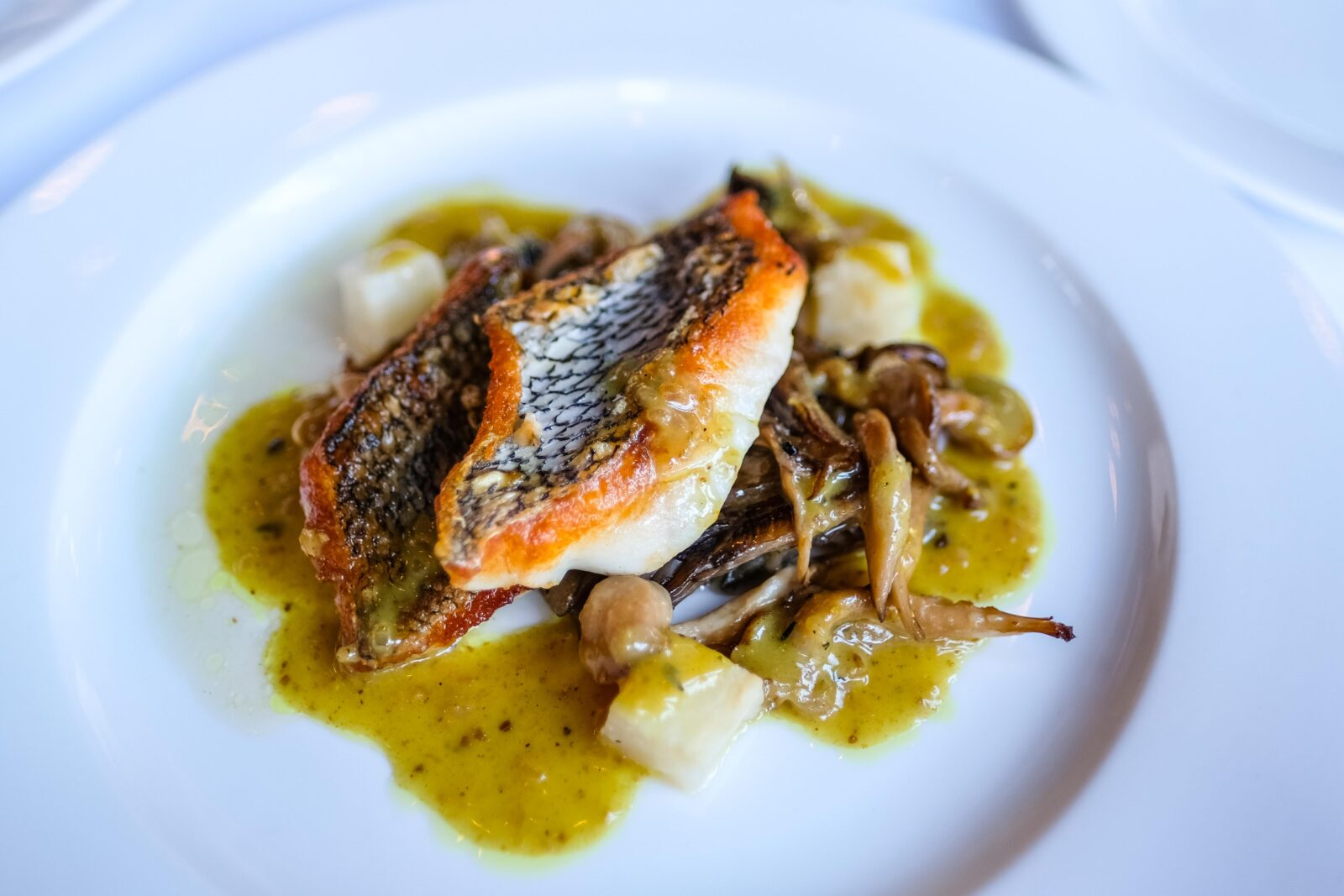 Restaurateur Gabriel Stulman and chef April Bloomfield open Sailor in ...