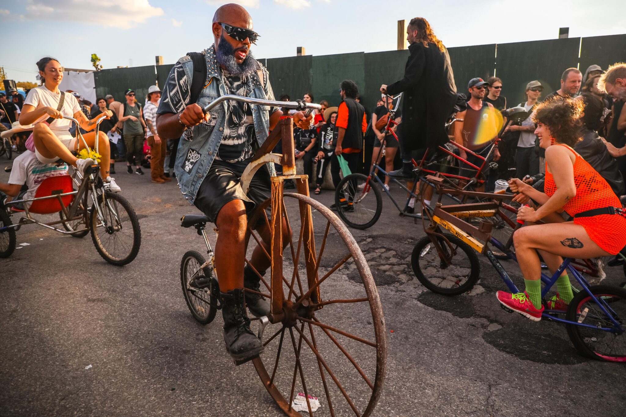 Mutant bikes, jousting and giddy mayhem: Scenes from Saturday's Bike ...