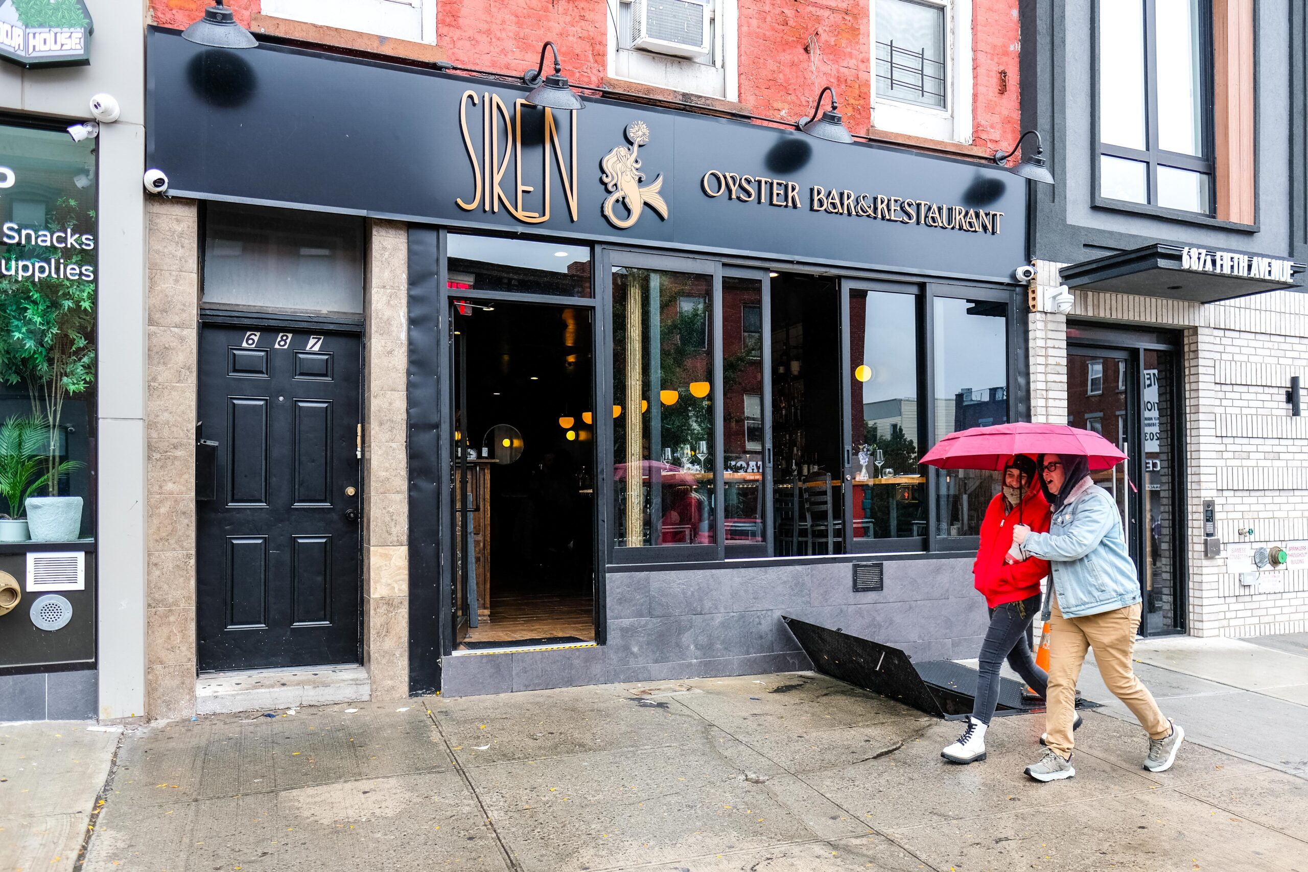 Heed the call of Siren, a terrific new South Slope seafood spot - BKMAG